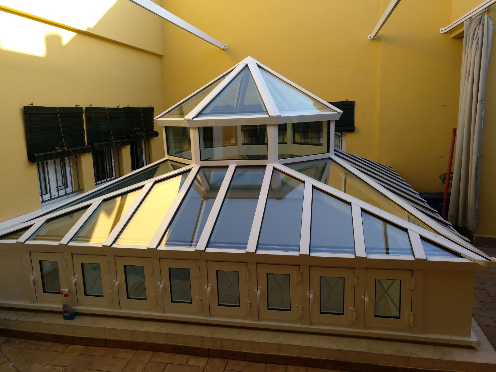 LUCERNARIO ARQUITECTONICO DE VIDRIO EN SEVILLA - Lucerglass ...