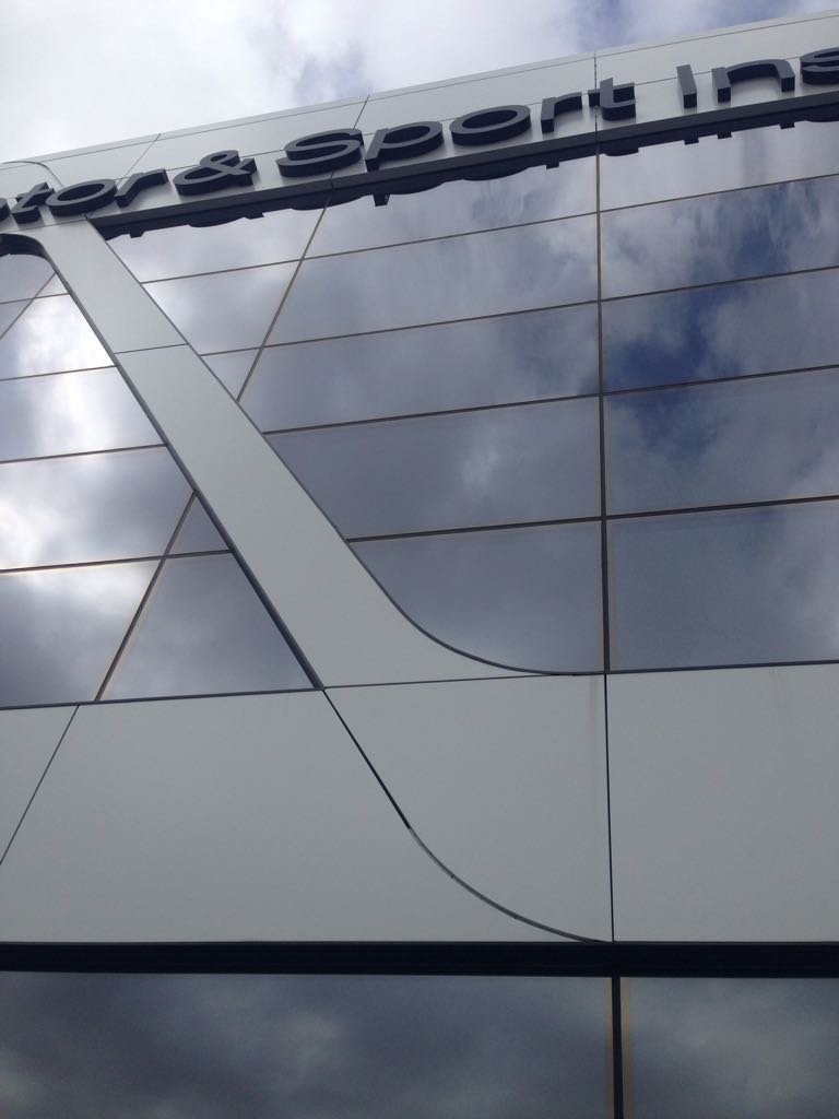 Curtain walls.- Glass facades with a great technology used by architects